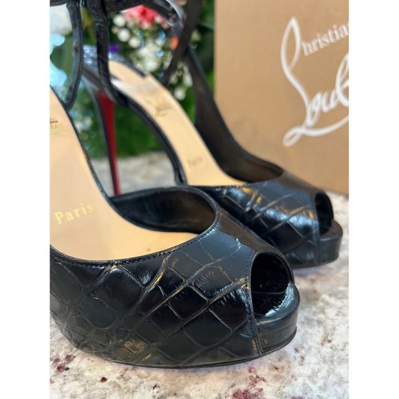 Christian Louboutin | Shoes | Christian Louboutin Jenlove Alta ...